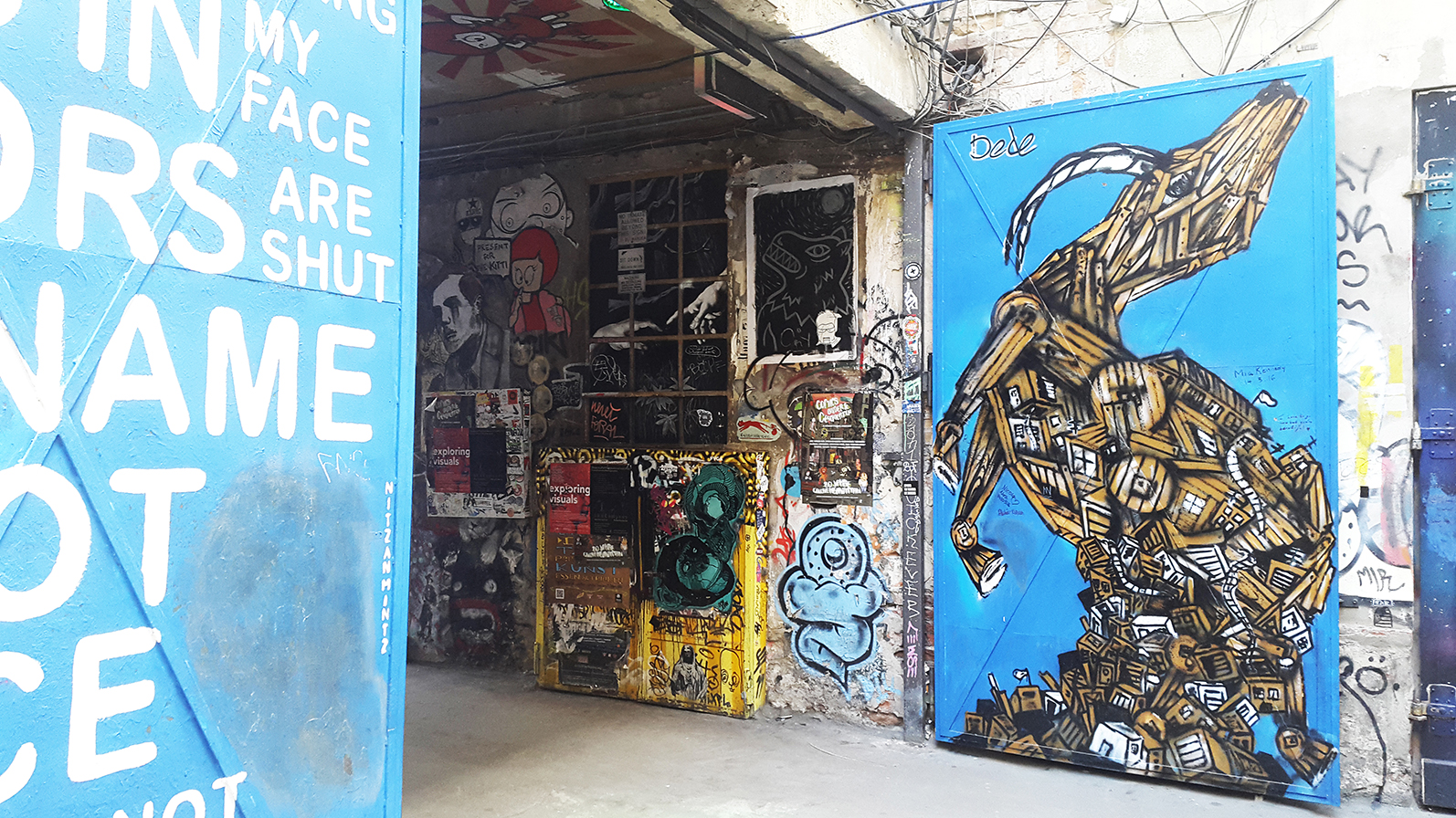 DEDE - Narrative art - Street Art & Graffiti - Dror Hadadi