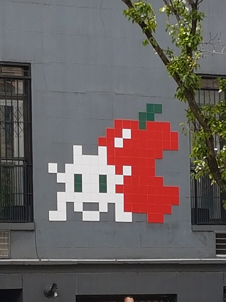 Space Invaders – Street Mosaics - Street Art & Graffiti - Dror Hadadi