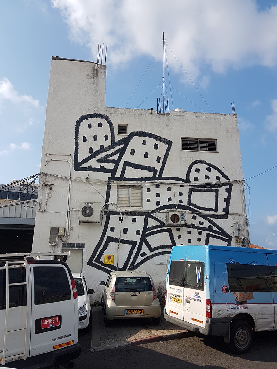 DEDE - Narrative art - Street Art & Graffiti - Dror Hadadi