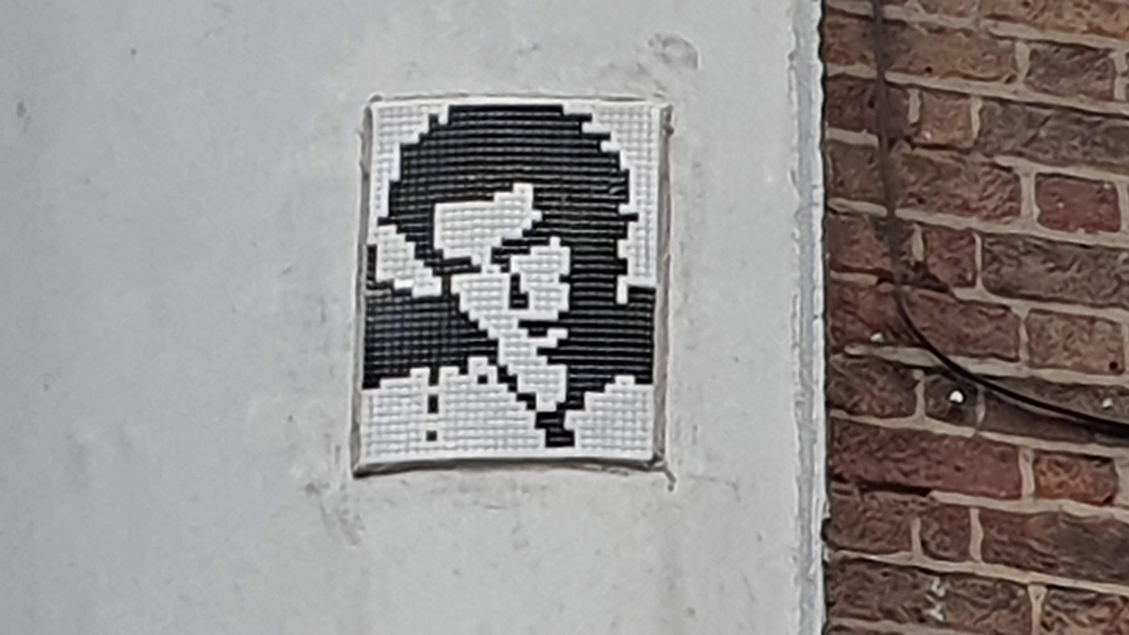 Space Invaders – Street Mosaics - Street Art & Graffiti - Dror Hadadi