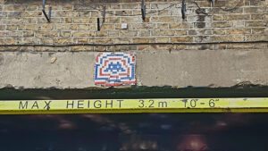 Space Invaders – Street Mosaics - Street Art & Graffiti - Dror Hadadi