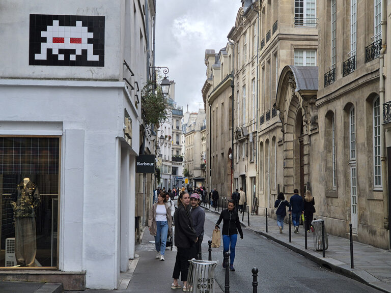Space Invaders – Street Mosaics - Street Art & Graffiti - Dror Hadadi