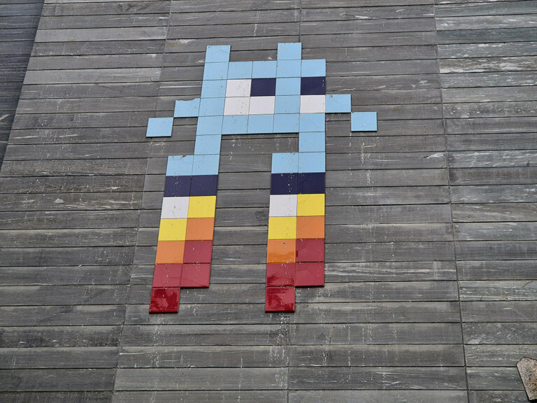 Space Invaders – Street Mosaics - Street Art & Graffiti - Dror Hadadi
